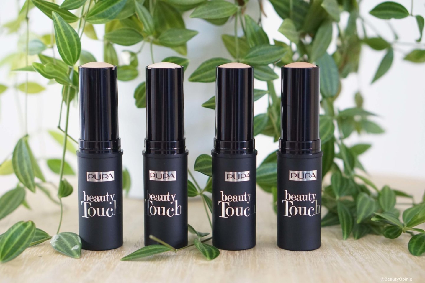 Review | Pupa Beauty Touch Stick Foundation - Zijtikt.nl | Beauty- en ...